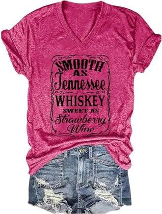 Generic Ooth As Tennessee Whiskey Sweet As Berry Wine T-shirts pour femmes 2025 graphique athl&eacute;tique mignon d&eacute;contract&eacute; T-shirts tendance col en V T-shirts am