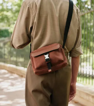 Le Tanneur Kleine Umh&auml;ngetasche Maurice aus Baumwoll-Canvas und Glattleder