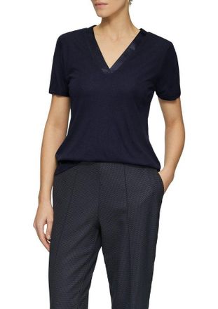 s.Oliver Black Label T-Shirt mit satiniertem V-Ausschnitt