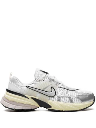 Nike baskets V2K Run Pure Platinum/Metallic Silver - Blanc