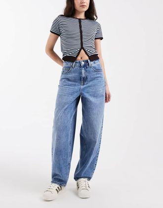 Vero Moda Billie - Barrel-Jeans aus Denim in Mittelblau-Rinse-Waschung mit hohem Bund