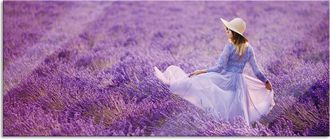 Pixxprint Glasbild Panorama, Wandbild aus Echtglas, Frau im Kleid läuft durch Lavendelfeld, 120x50 cm, inkl. Aufhängung und Abstandshalter