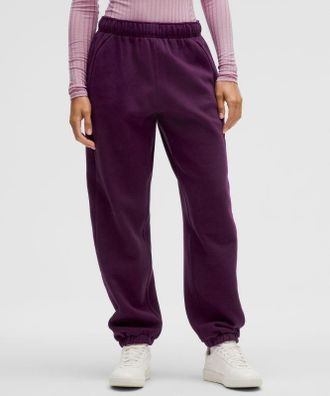 lululemon Scuba Jogger im Oversized Fit mit mittelhohem Bund Regular f&uuml;r Frauen - Gr&ouml;&szlig;e 2XS in Dramatic Magenta
