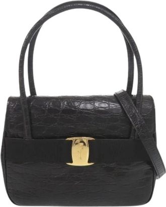 Ferragamo Sac bandouli&egrave;re en cuir gaufr&eacute; Pre-owned - Femme - Pre-owned - Noir - Taille: ONE Size