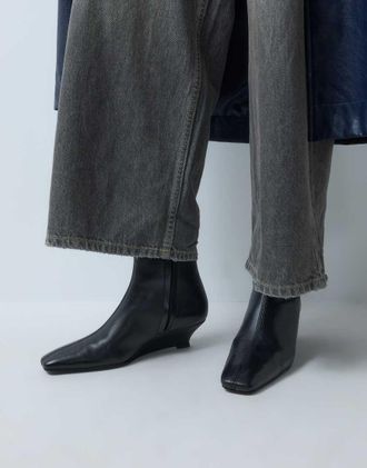 Asos Renata Stiefeletten aus Leder mit Keilabsatz in Schwarz