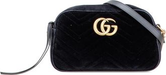 Gucci Hobo Bags - Small GG Marmont Matelasse Velvet Crossbody - Gr. unisize - in Schwarz - f&uuml;r Damen