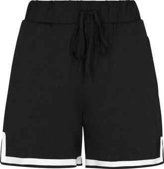 Faina Shorts Frauen Schwarz