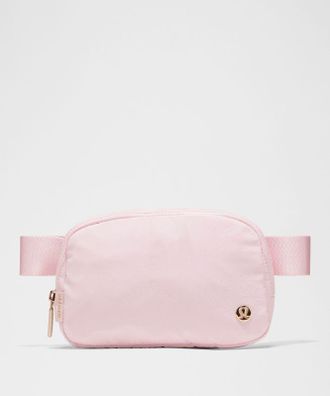 lululemon Everywhere G&uuml;rteltasche 1 L - Gr&ouml;&szlig;e 1 l in Blissful Pink