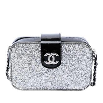 Chanel Sac bandouli&egrave;re pr&eacute;-aim&eacute; paillet&eacute; verni - Femme - Pre-owned - Gris - Taille: ONE Size