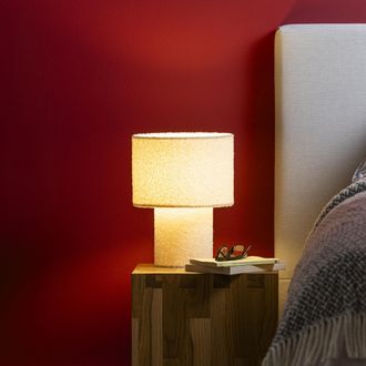 Lightbox Nacht-Tischlampe | &Oslash; 23 cm, 30 cm H&ouml;he | Tischleuchte mit Wipp-Schalter & hochwertigem Teddy-Stoff | E27 Fassung | flauschige Schlafzimmer-Lese-Lampe 