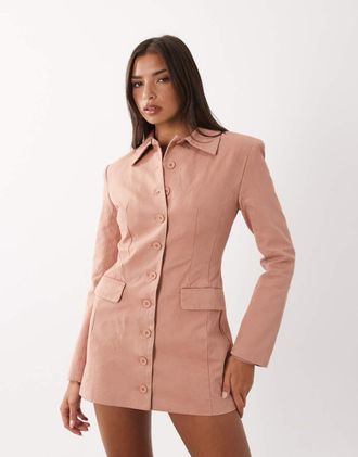 Lioness Cheri - Elegantes Mini-Blazerkleid aus Baumwolle in Ros&eacute; mit Schulterpolstern und Knopfleiste-Rosa