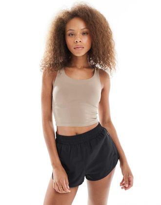 adidas adidas Training - Adidas All Me - D&eacute;bardeur avec brassi&egrave;re de sport maintien interm&eacute;diaire - Marron crayeux