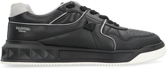 Valentino Garavani Mens Valentino One Stud Low-Top Sneakers Black Calf Trainers