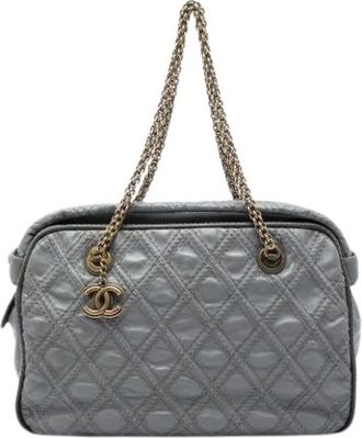 Chanel Sac port&eacute; &eacute;paule matelass&eacute; doccasion - Femme - Pre-owned - Gris - Taille: ONE Size