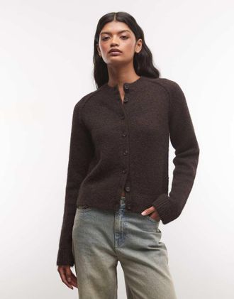 Weekday gilet ajust&eacute; en m&eacute;lange de laine marron fonc&eacute; en exclusivit&eacute; sur ASOS