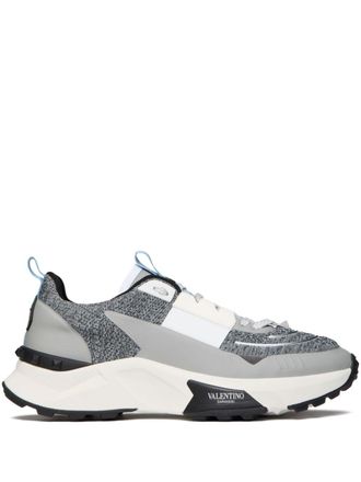 Valentino Garavani True Act Sneakers - Grau