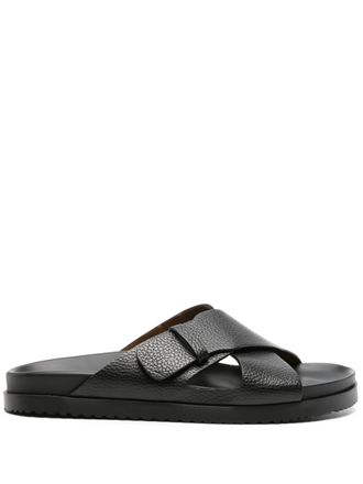 Doucal's claquettes en cuir &agrave; brides crois&eacute;es - Noir