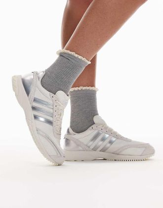 adidas Originals Adios OG - Sneaker in Wei&szlig; und Silber mit Ponyfell-Struktur