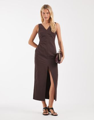Asos Robe mi-longue droite &agrave; col V et double fente - Marron