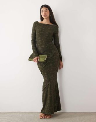 Asos robe longue d&eacute;vor&eacute;e &agrave; manches longues et dos d&eacute;couvert en kaki fonc&eacute;