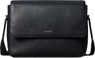 Calvin Klein Sac textur&eacute; &agrave; bandouli&egrave;re et logo argent&eacute;