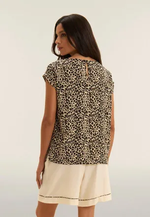 Freddy Rundhalsshirt mit allover Leoprint und Glitzerlogo