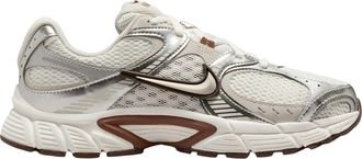 Nike Vomero Run 5 Sneaker f&uuml;r Herren, Netzmaterial (Naturwei&szlig;/Braun)