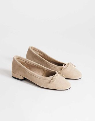Topshop Dottie Ballerina mit Blockabsatz aus echtem Wildleder in Taupe-Neutral