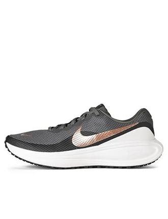 Nike Revolution 8 Sneaker