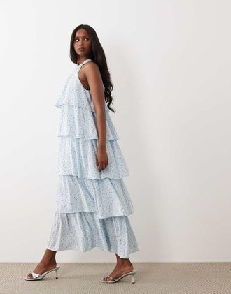 Vero Moda Volumin&ouml;ses, gestuftes Maxikleid in Hellblau mit Polka Dots