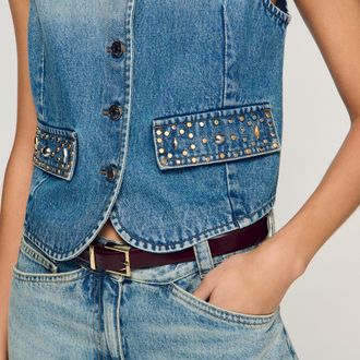 Sandro Veston court en jean &agrave; studs