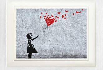1art1 Mädchen Poster Mädchen Mit Luftballon Und Schmetterlingen, Banksy-Style Gerahmtes Bild Mit Edlem Passepartout | Wand-Bilder | Im Bilderrahmen 40x30 cm