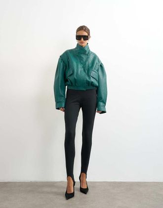 Topshop bomber court oversize en imitation cuir avec zips en vert