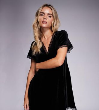 New Look Petite Mini-Freizeitkleid aus Samt und Spitze in Schwarz