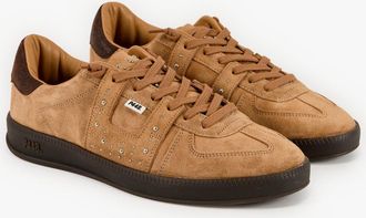 P448 Baskets su&eacute;d&eacute;es