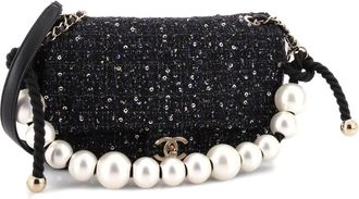 Chanel Pearl Handle Flap Bag Quilted Tweed Medium shoulder bag - Schwarz