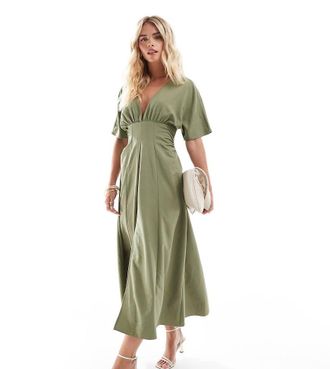 Asos Petite ASOS DESIGN Petite - Midikleid in Khaki mit tiefem Ausschnitt und Fl&uuml;gel&auml;rmeln-Gr&uuml;n