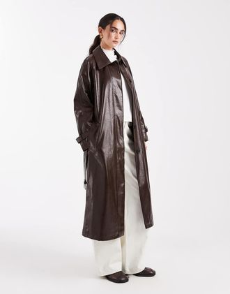 Asos Trenchcoat aus Vinyl in Schokobraun mit Kragen-Brown