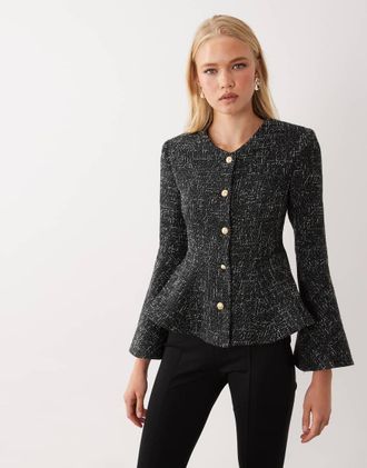 Miss Selfridge blazer cintr&eacute; &agrave; basque avec manches &eacute;vas&eacute;es-Noir