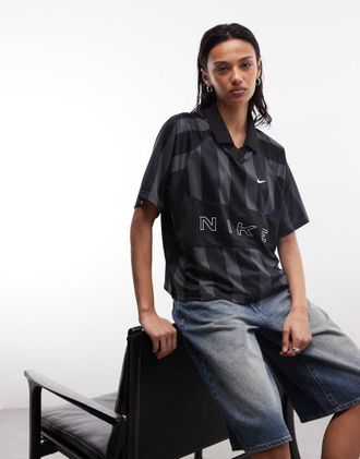 Nike Street - T-shirt ray&eacute; en jersey - Noir