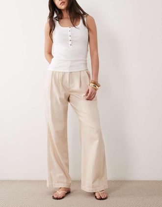 New Look Twill-Hose in Wollwei&szlig; mit weitem Bein und Bundfalten