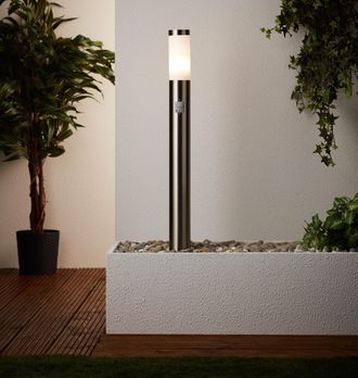 Lightbox Wegelampe f&uuml;r den Garten - Spritzwassergesch&uuml;tzte Stehleuchte mit D&auml;mmerungsschalter f&uuml;r LED-Kranz - Stehlampe mit einstellbarem Bewegungsmelder - Met