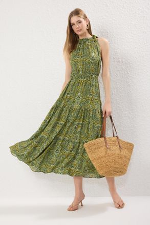 Trendyol Paisley-Print &auml;rmelloses Maxi-Skaterkleid, casual - Gr&uuml;n