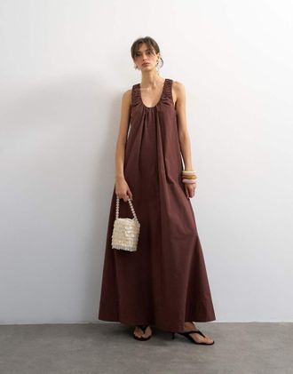 Topshop Robe d&eacute;t&eacute; longue en popeline de coton &agrave; encolure fronc&eacute;e - Chocolat-Marron