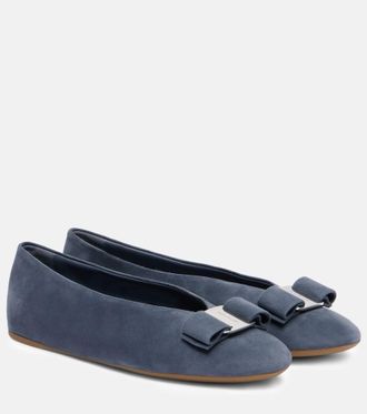 Ferragamo Ballerinas Vanna aus Veloursleder