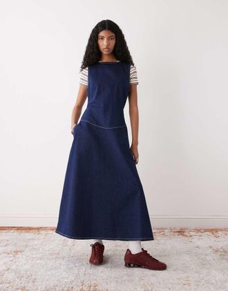 Reclaimed Vintage Robe chasuble longue en denim &agrave; taille basse-Bleu