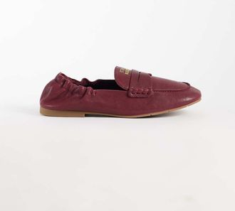 Steve Madden Newbury Loafer in Dunkelkirsche-ROT