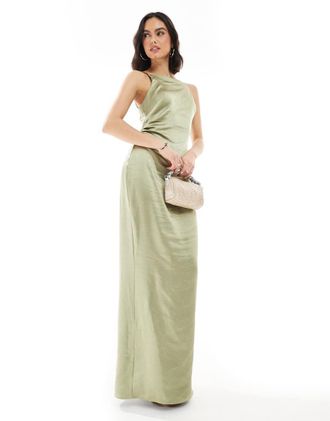Pretty Lavish Linvit&eacute;e - Robe longue satin&eacute;e &agrave; encolure bateau - Olive-Vert