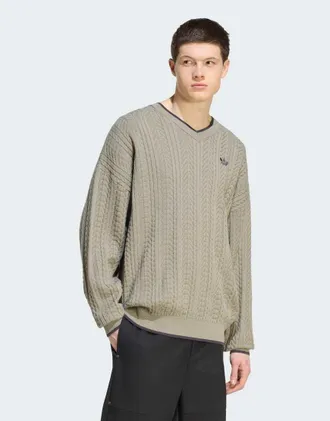 adidas Originals Sweatshirt mit Zopfmuster und Rundhalsausschnitt in Silbergrau