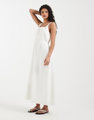 Vero Moda Robe mi-longue aspect lin &agrave; bretelles fines et encolure carr&eacute;e avec bords festonn&eacute;s - Blanc